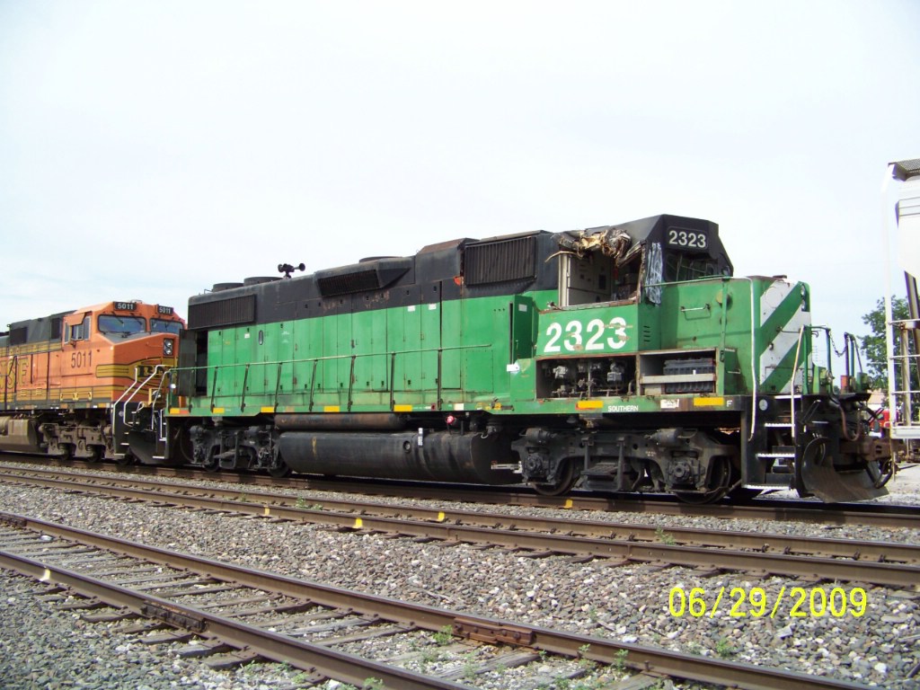 BNSF GP38-2 2323